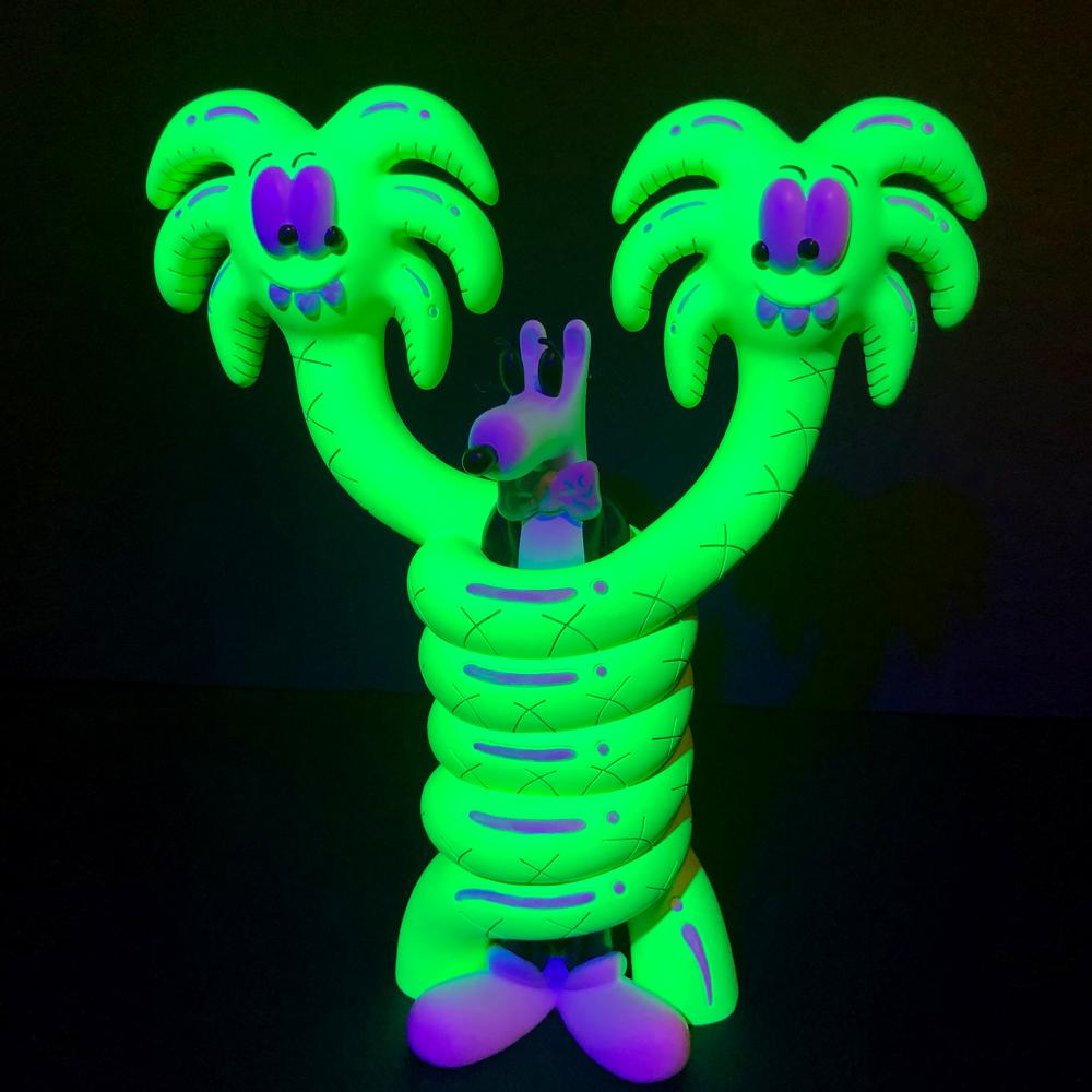 "GOTCHA" Sculpture Neon Green - Steven Harrington – TOYQUBE.COM
